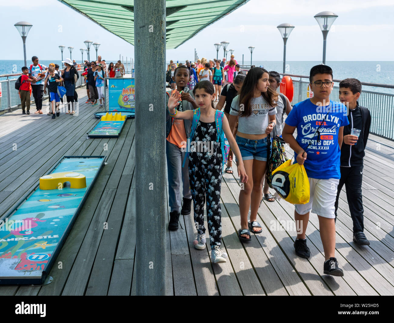 School party of teenagers on an outdoor excursion Stock Photo - Alamy