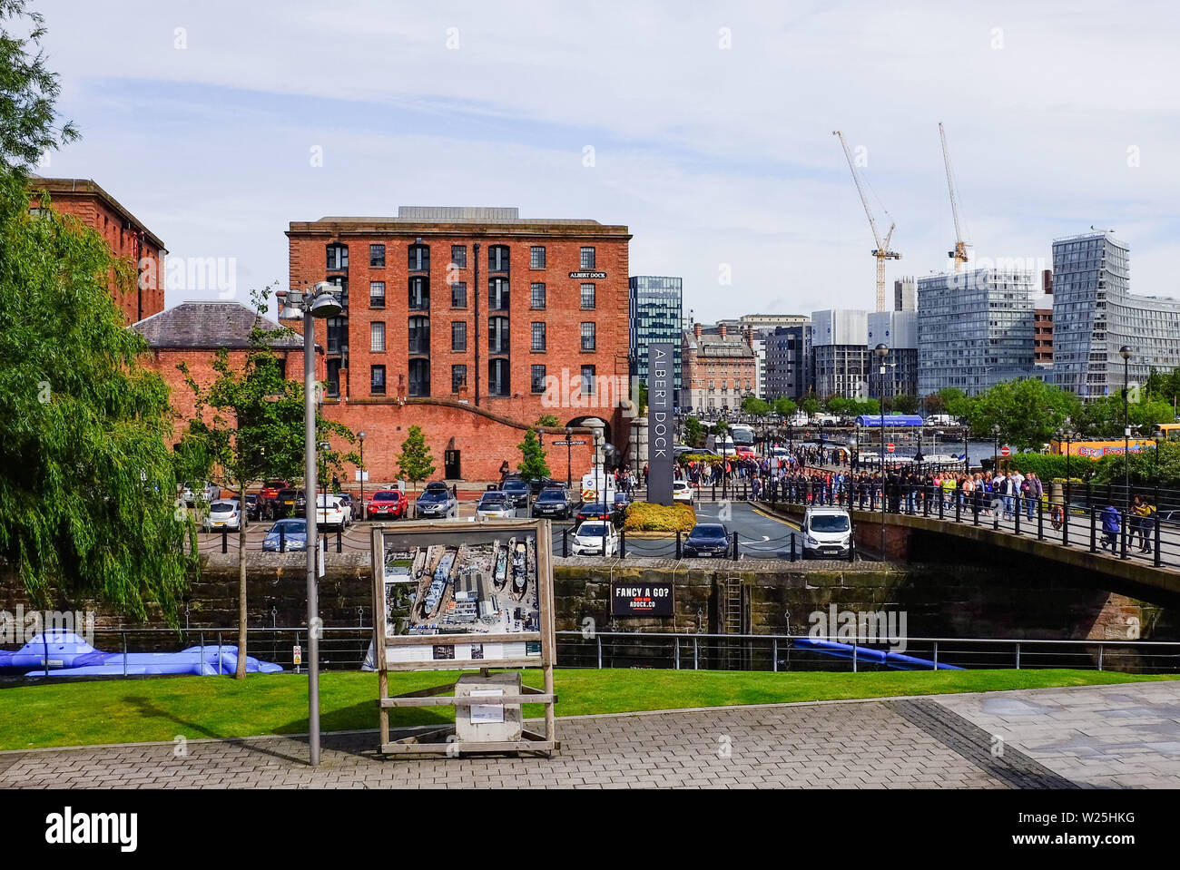 Liverpool dock area hi-res stock photography and images - Alamy