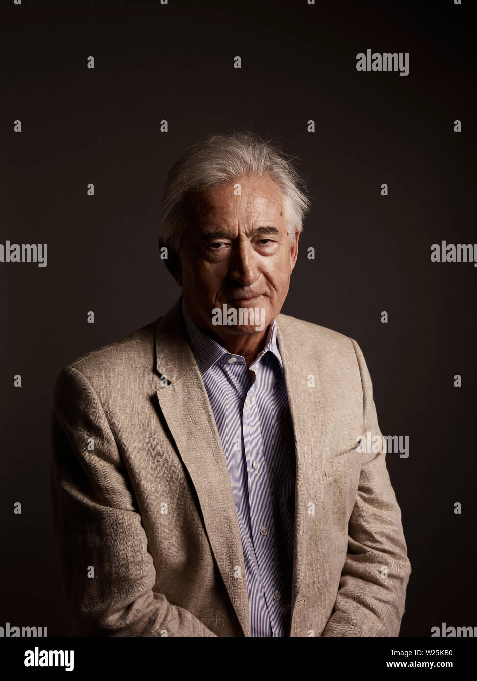 Antony beevor portrait hi-res stock photography and images - Alamy