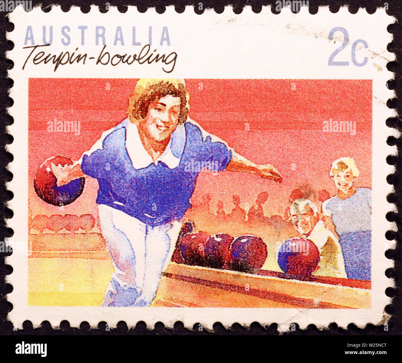 Ten pin bowling woman hi-res stock photography and images - Alamy