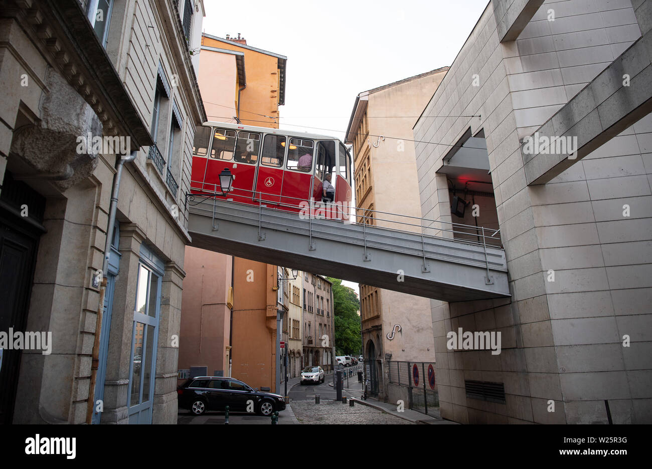 Funiculaires funiculaires funiculaires hi-res stock photography and ...