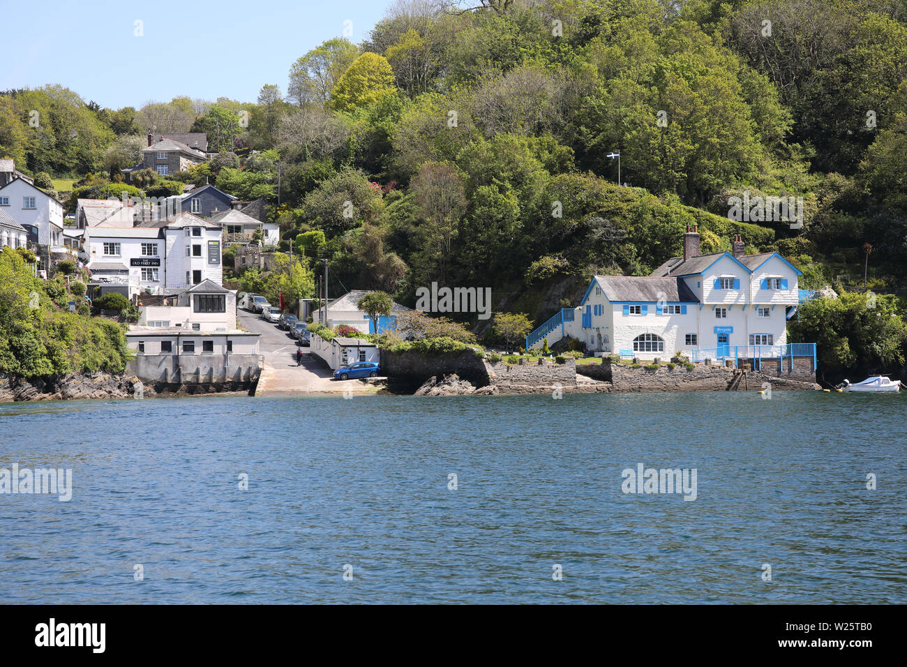 Old ferry inn bodinnick hi-res stock photography and images - Alamy