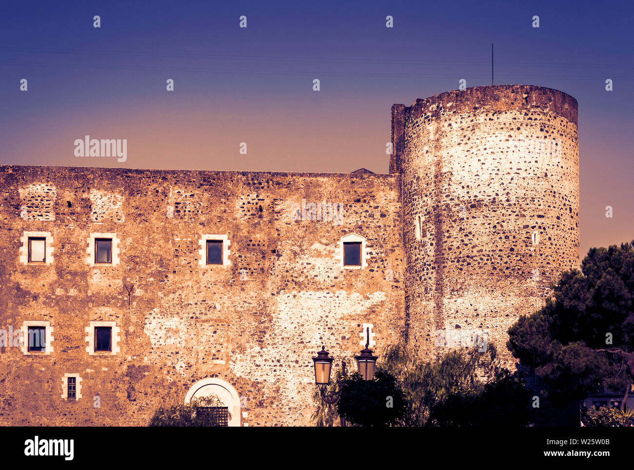 famous landmark Castello Ursino, ancient castle on sunset in Catania ...