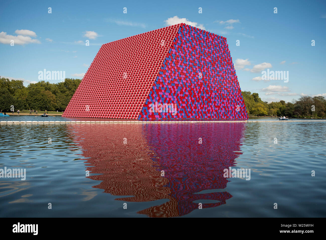 Stacked barrels pyramid hi-res stock photography and images - Alamy