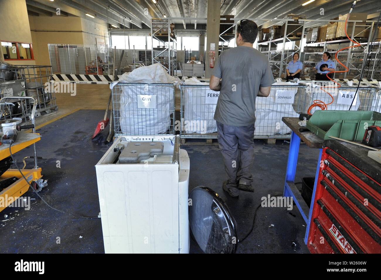 Plant for the treatment and exploitation of electrical and electronic ...