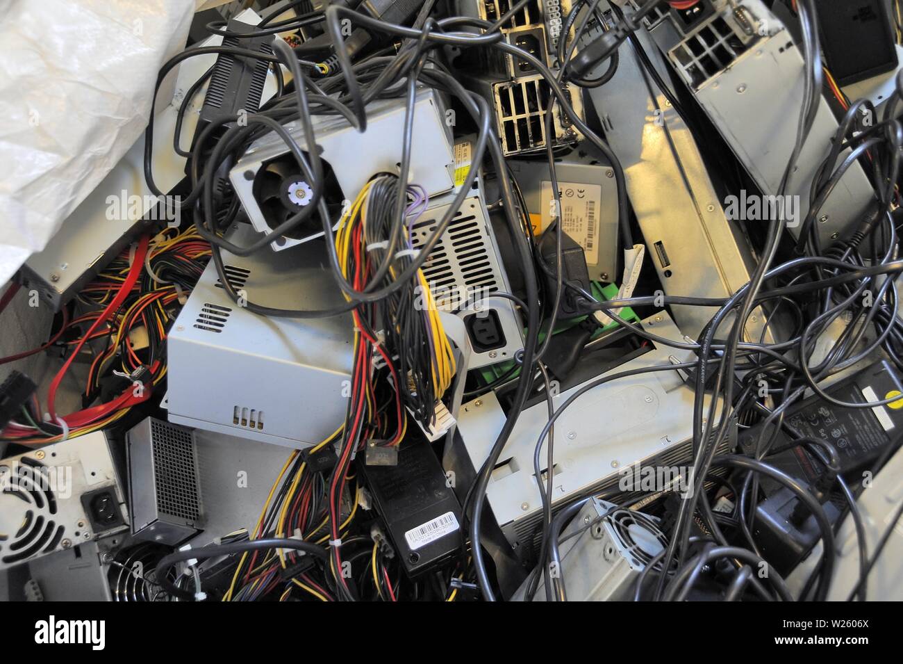 Electronic waste recycling plant hi-res stock photography and images ...