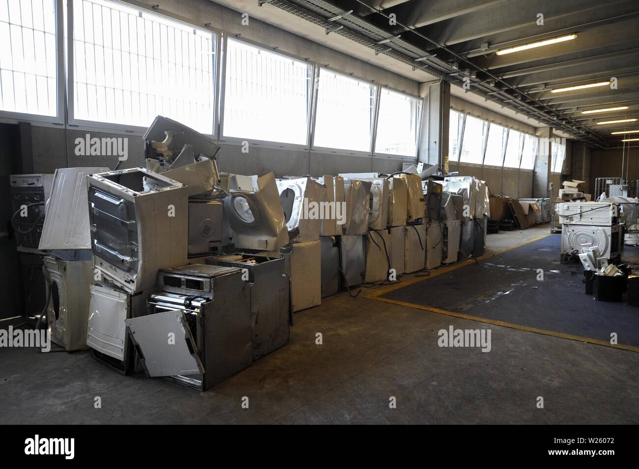 Plant for the treatment and exploitation of electrical and electronic ...