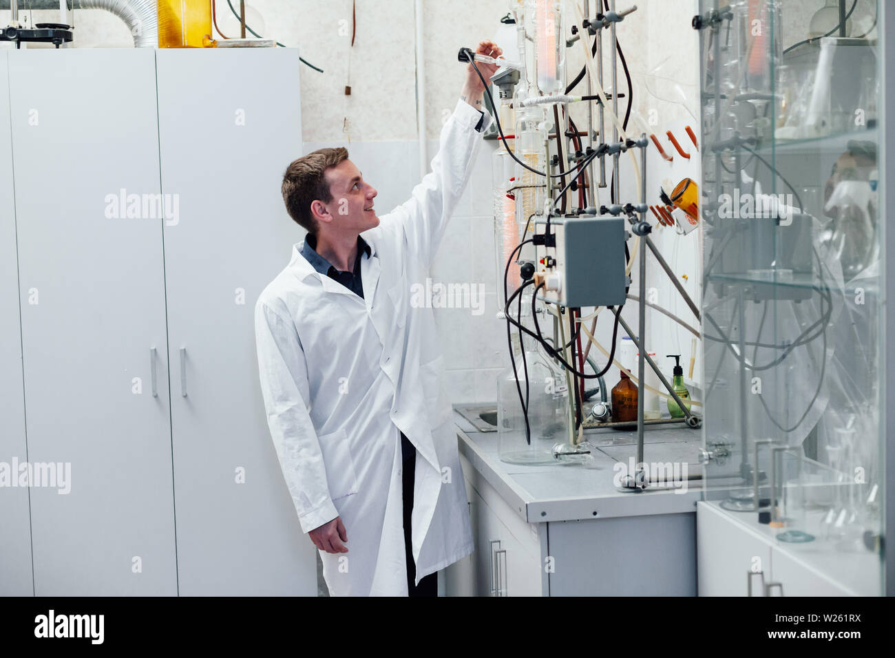 scientist conducts chemical experiments in the laboratory Stock Photo ...