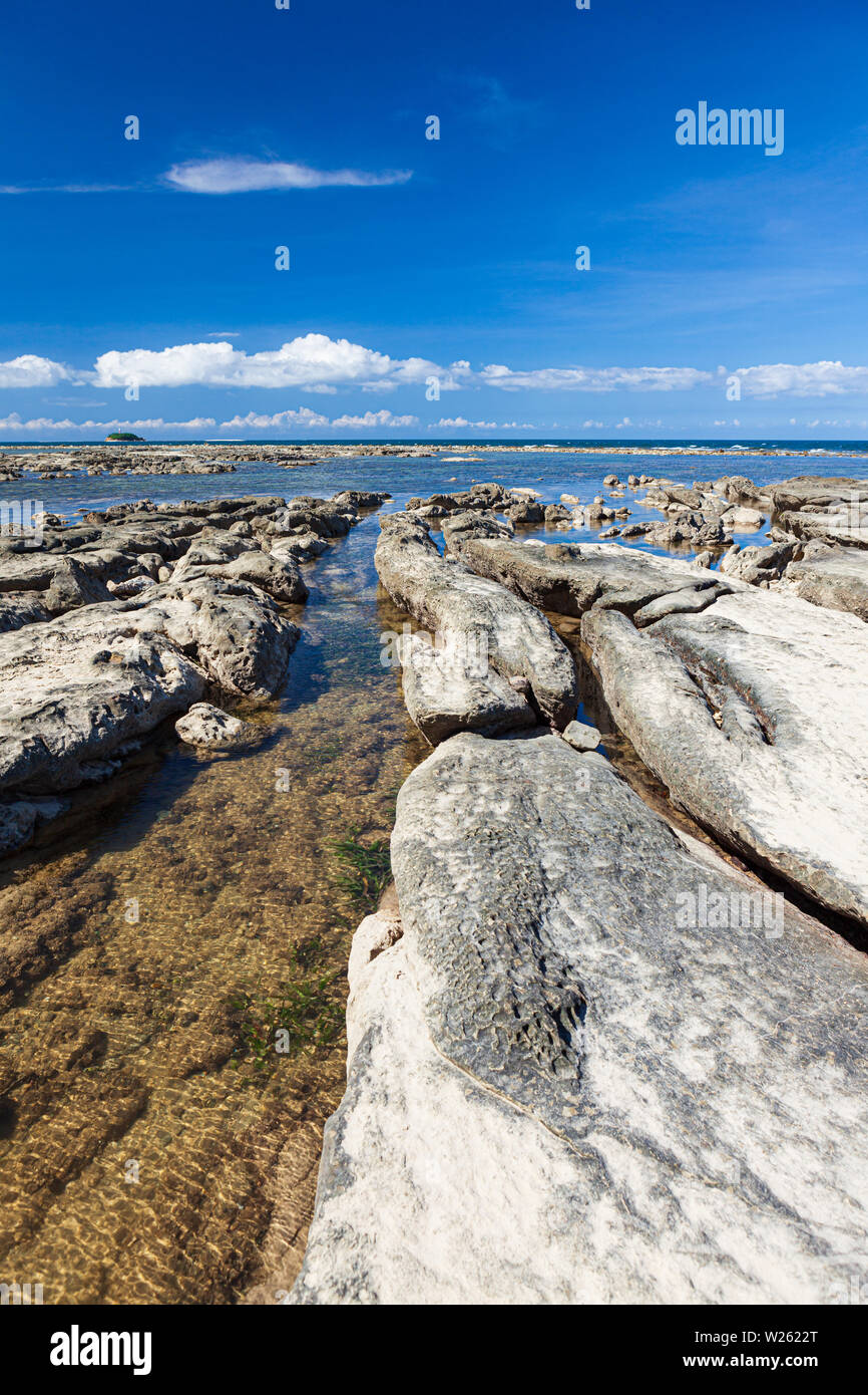 Layers ancient rock formations hi-res stock photography and images - Alamy