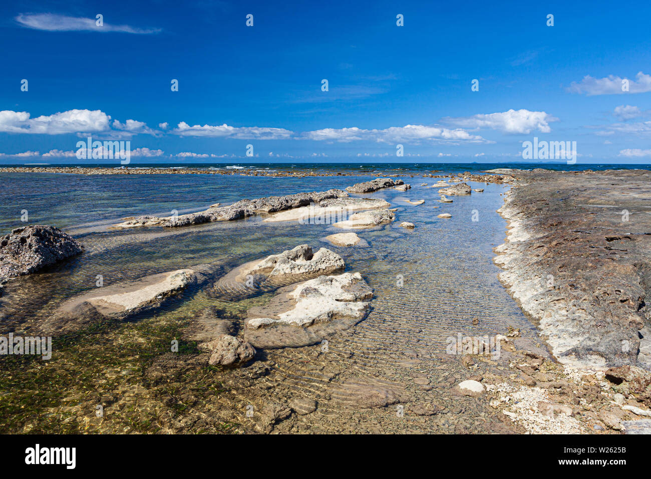 Layers ancient rock formations hi-res stock photography and images - Alamy