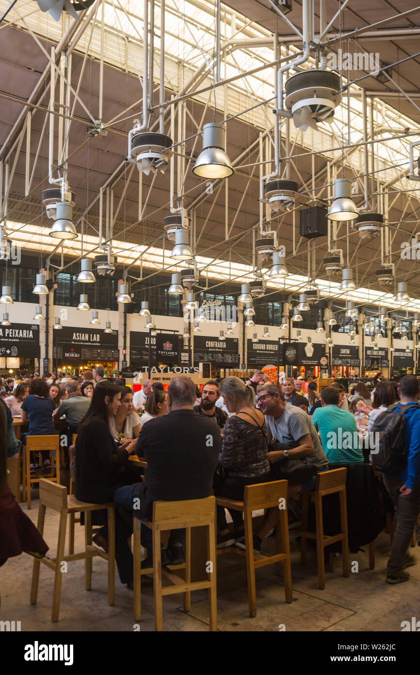 Food court restaurant restaurants eating eat people hi-res stock ...