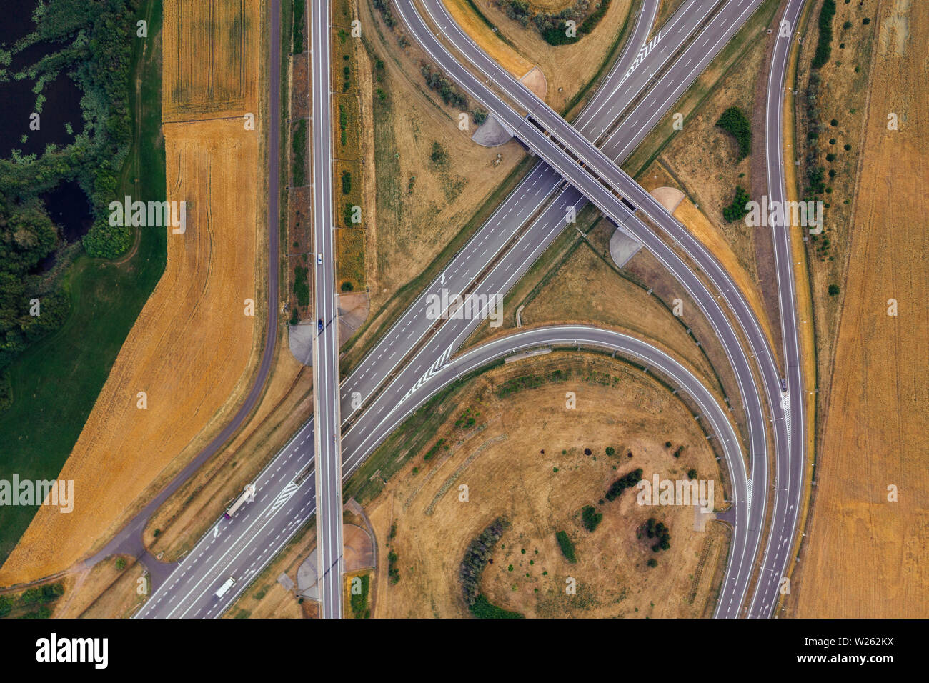 A2 freeway into city hi-res stock photography and images - Alamy