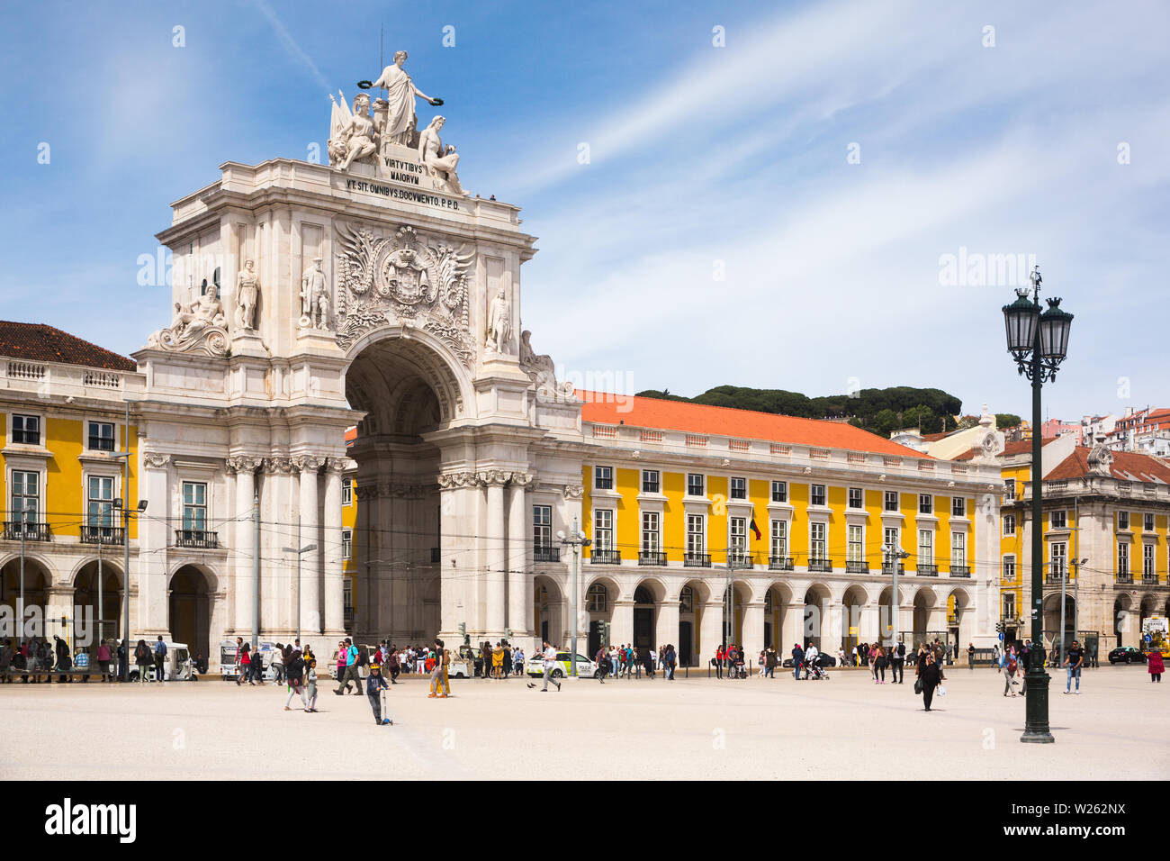 The triumphal Arco da Rua Augusta (Rua Augusta Arch) flanked by the ...