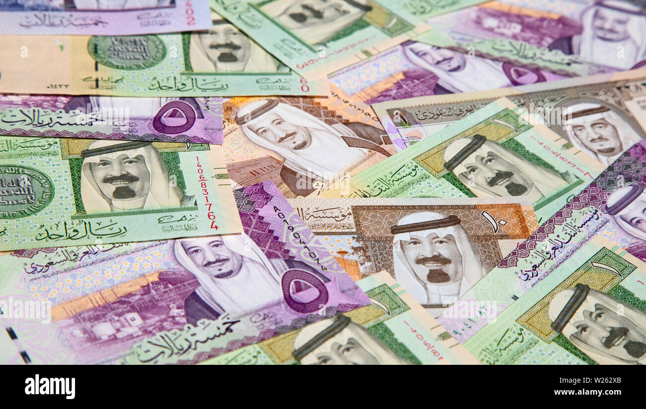 Collection of Saudi Arabia Riyal banknotes Stock Photo - Alamy
