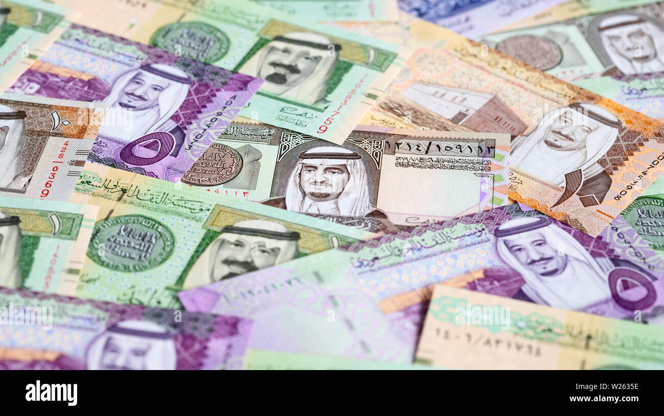 Collection of Saudi Arabia Riyal banknotes Stock Photo - Alamy