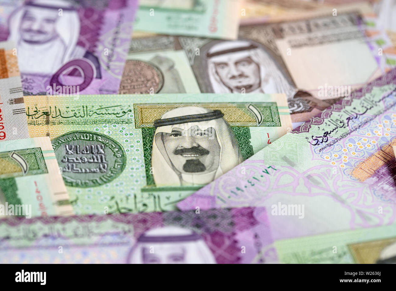 Collection of Saudi Arabia Riyal banknotes Stock Photo - Alamy