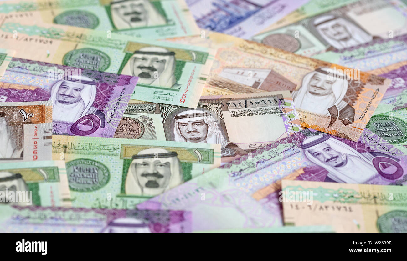 Collection of Saudi Arabia Riyal banknotes Stock Photo - Alamy