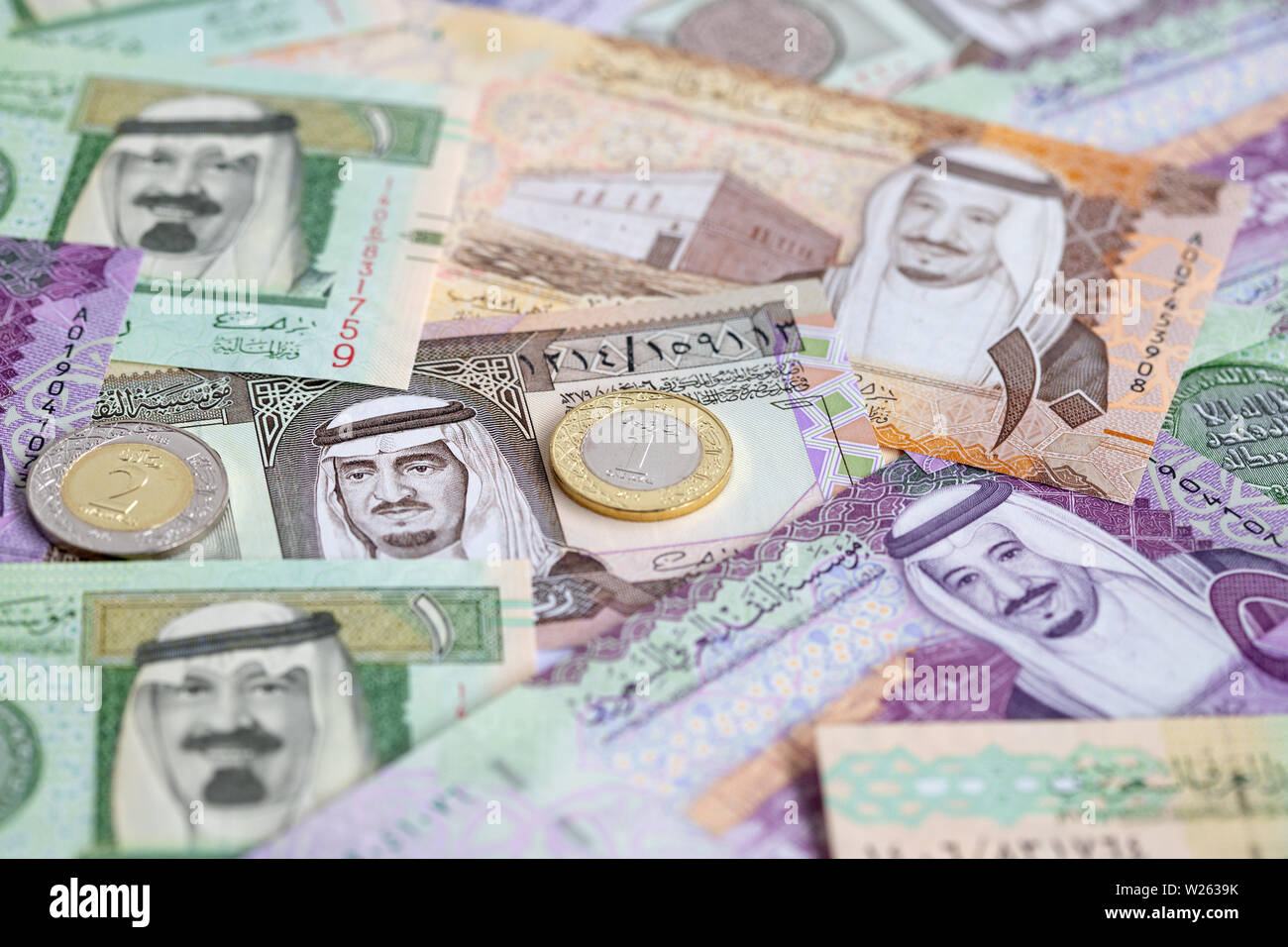 Collection of Saudi Arabia Riyal banknotes Stock Photo - Alamy