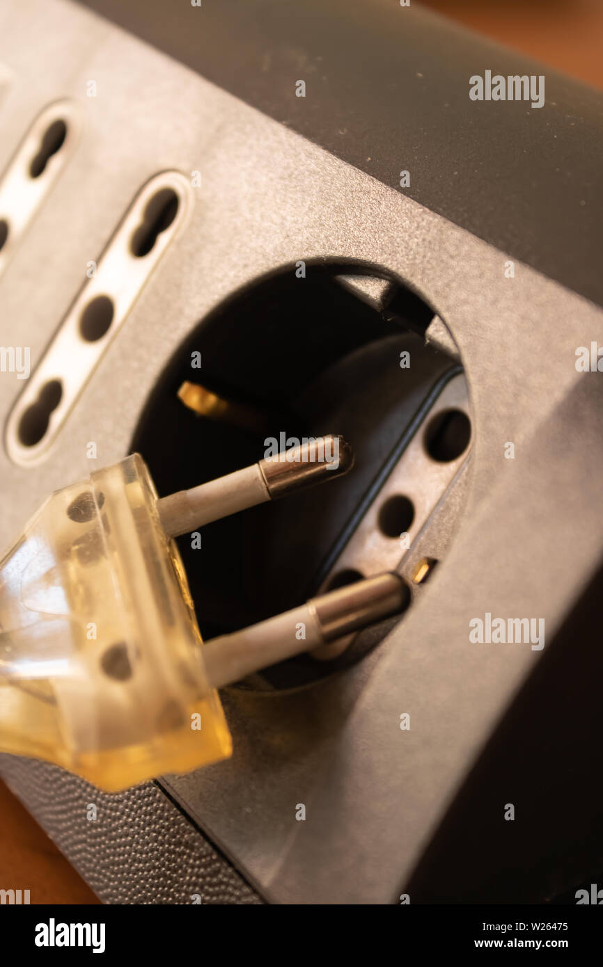 Multi socket hi-res stock photography and images - Alamy