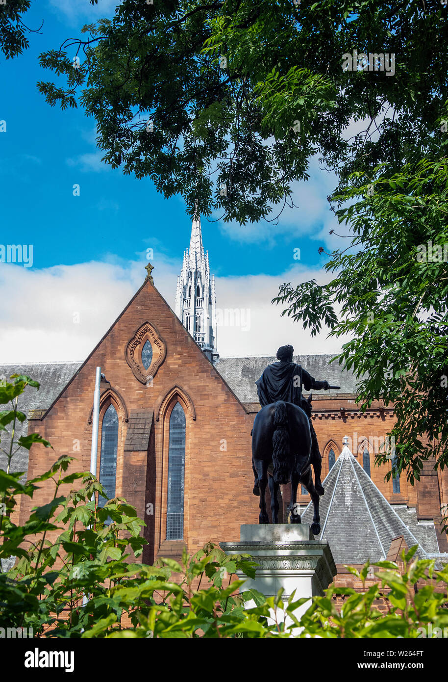 Statue of king billy on horse hi-res stock photography and images - Alamy