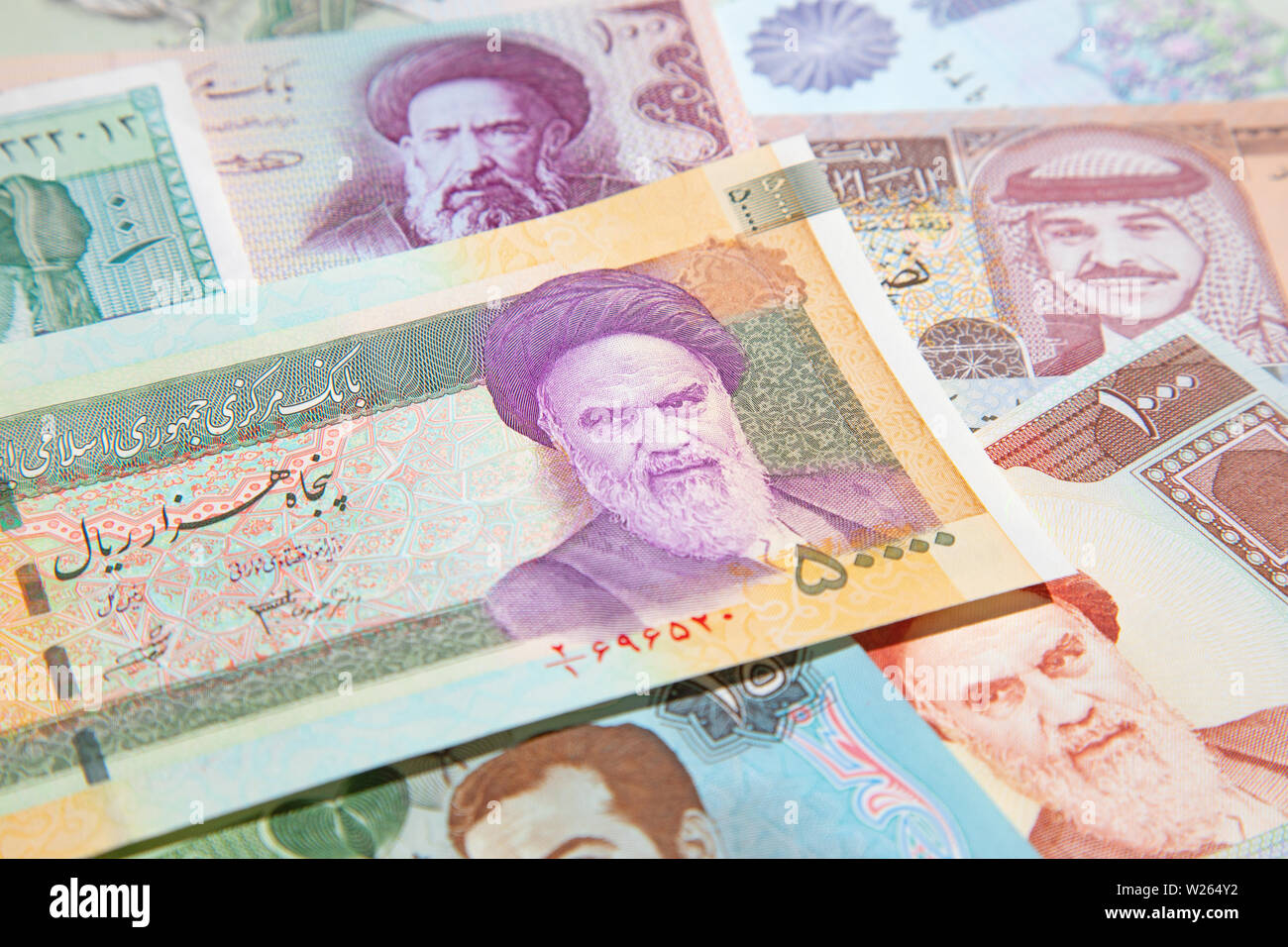 Variety of Middle East banknotes Stock Photo - Alamy