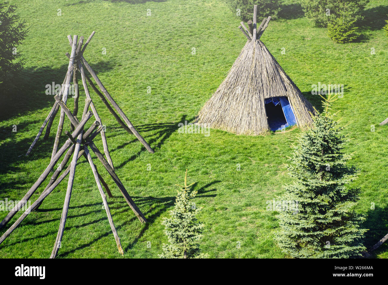 Native roofing hi-res stock photography and images - Alamy