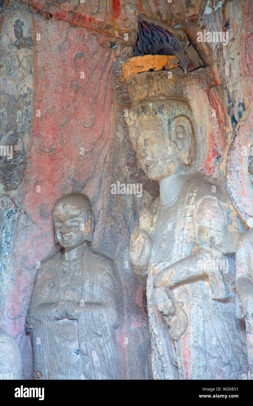 Famous Longmen Grottoes (statues of Buddha and Bodhisattvas carved in ...