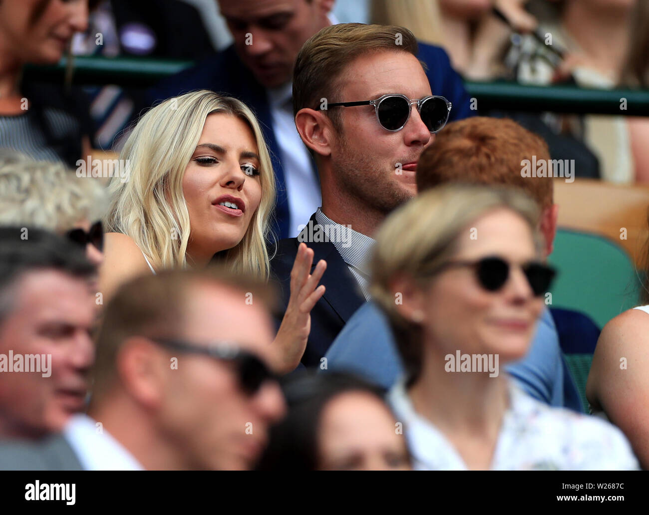 Stuart broad mollie king hi-res stock photography and images - Alamy