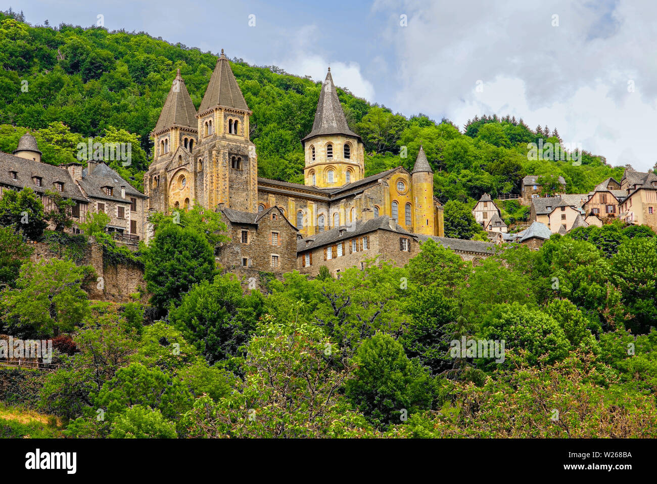 Conques village hi-res stock photography and images - Alamy