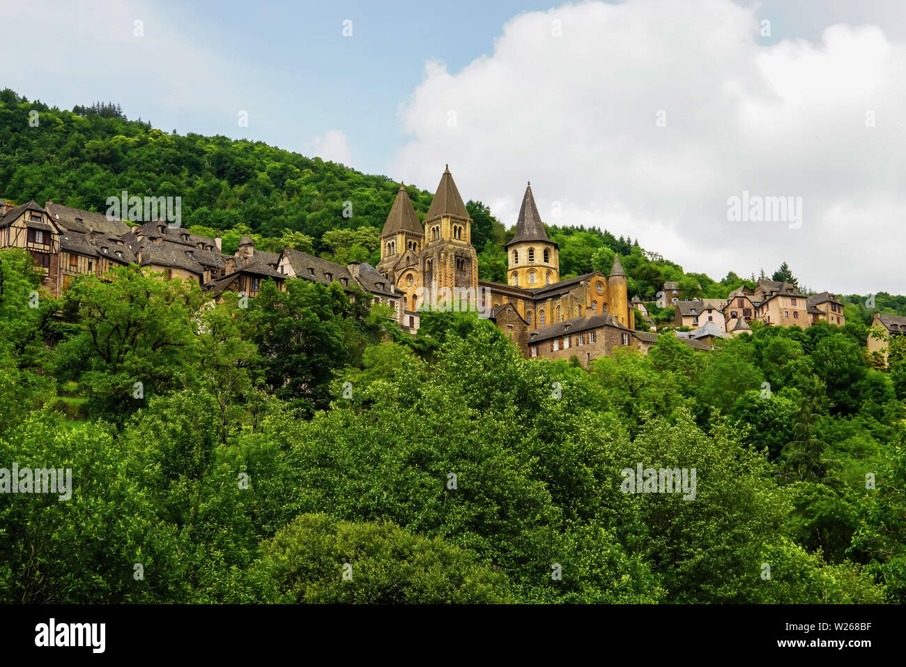 Conques village hi-res stock photography and images - Alamy