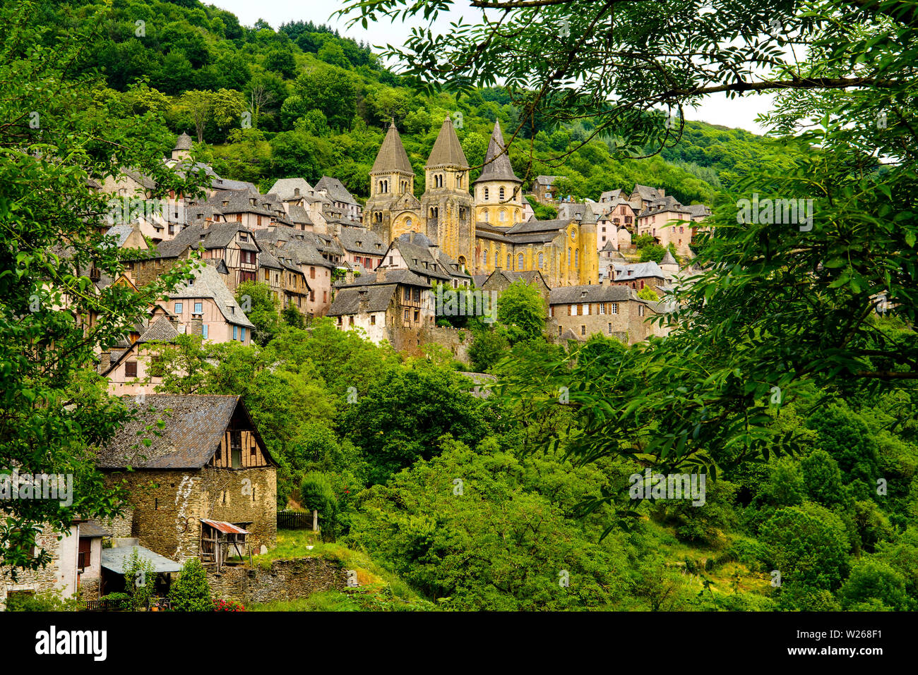 Conques village hi-res stock photography and images - Alamy