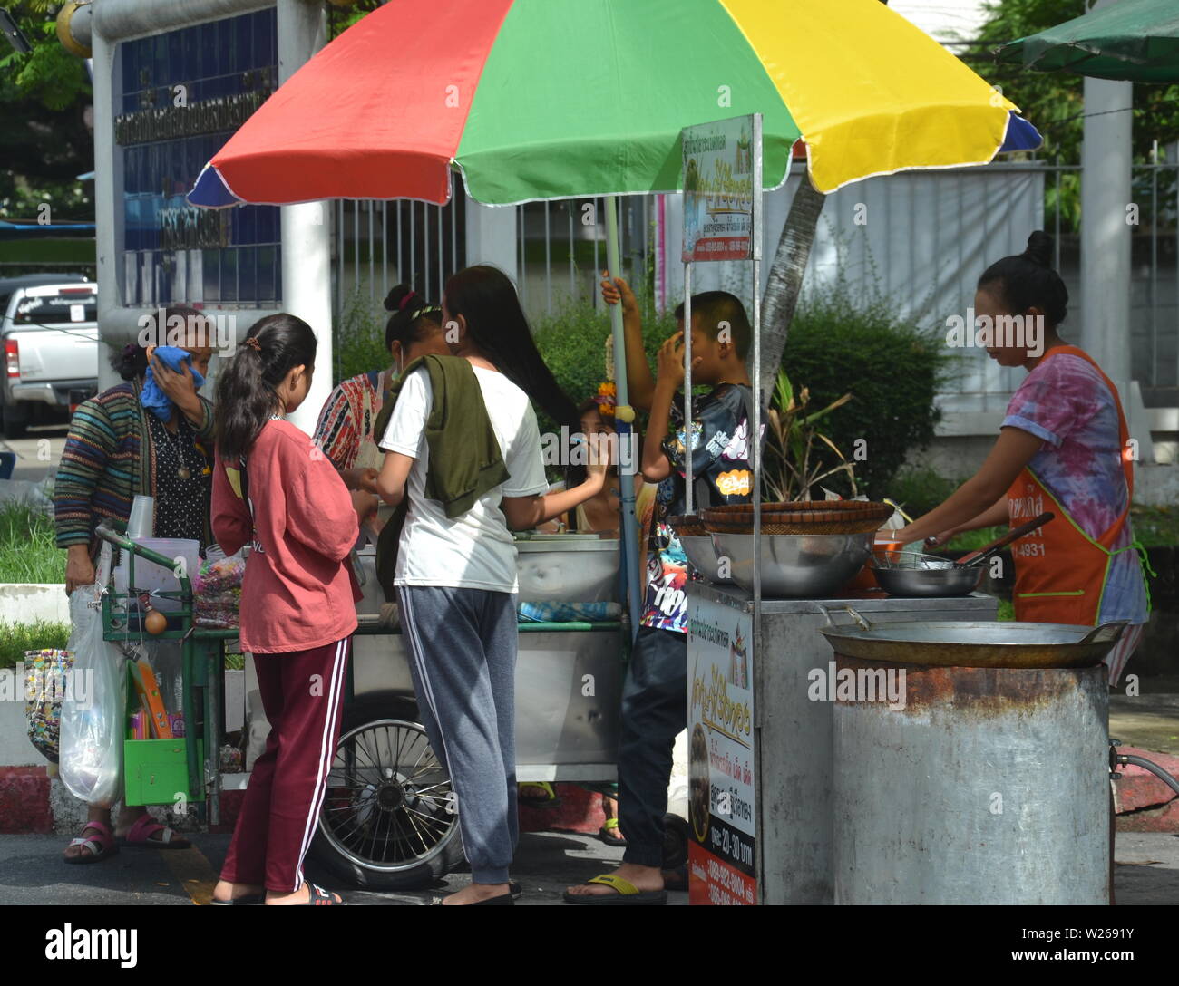 Mobile food stall hi-res stock photography and images - Alamy