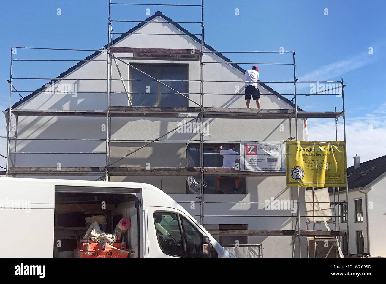 Grafing, Deutschland. 05th July, 2019. Construction worker on a ...
