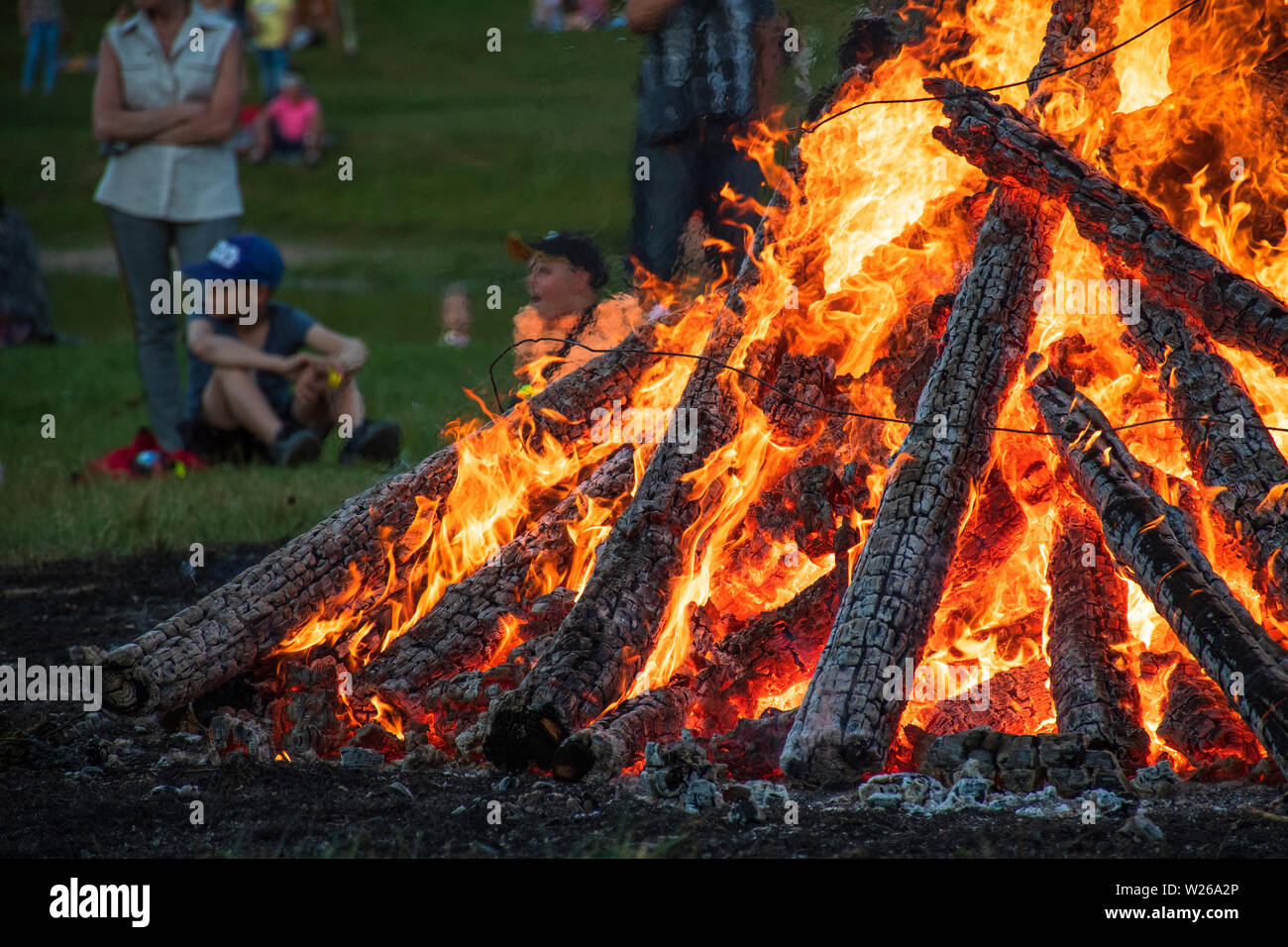 Bonfire in the forest hi-res stock photography and images - Alamy