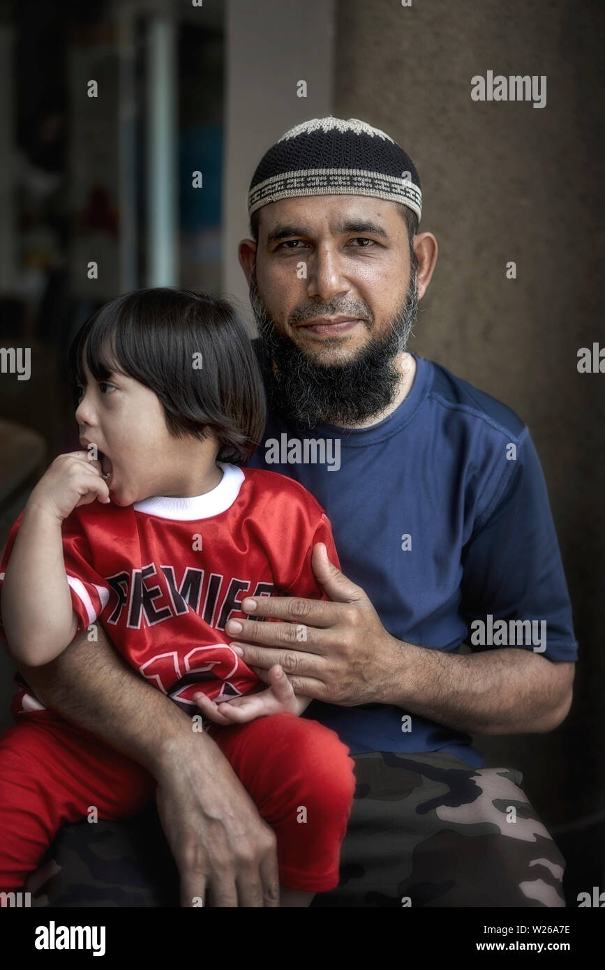 Pakistani man hi-res stock photography and images - Alamy