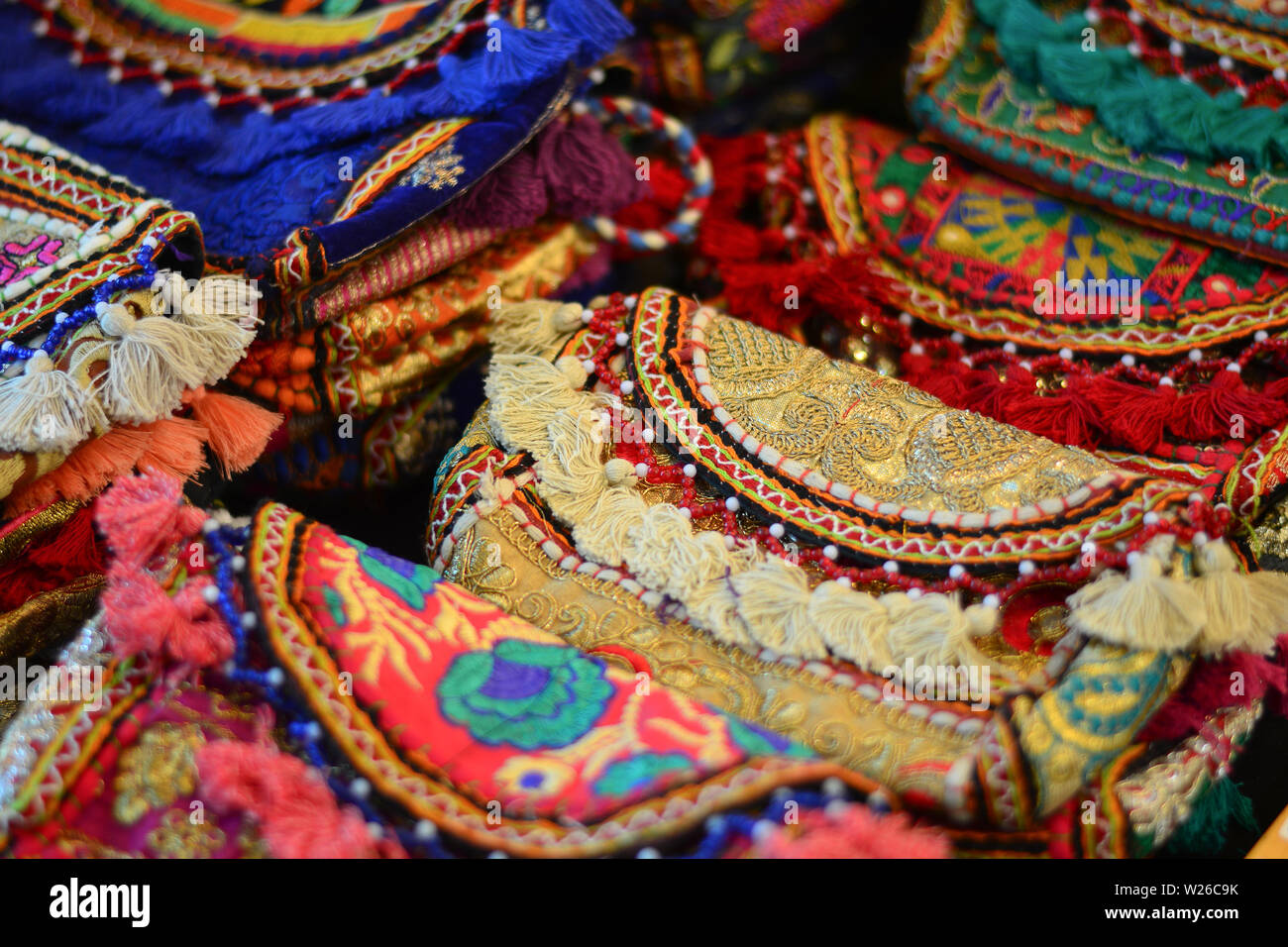 Fabrics sri lanka hi-res stock photography and images - Alamy