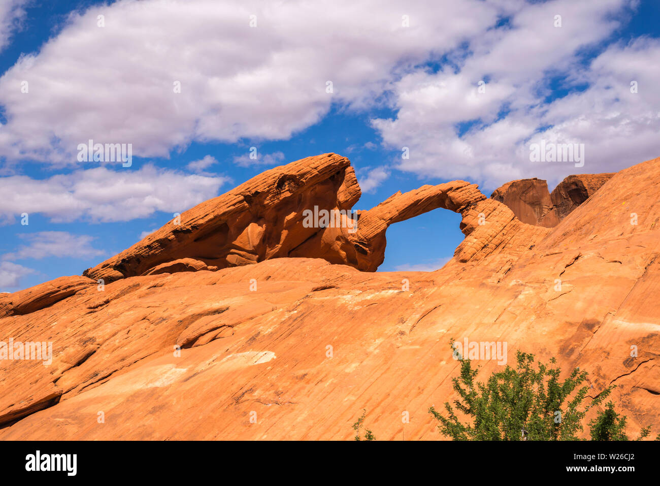 Arch Rock at the Valley of Fire State Park, Nevada, USA Stock Photo - Alamy