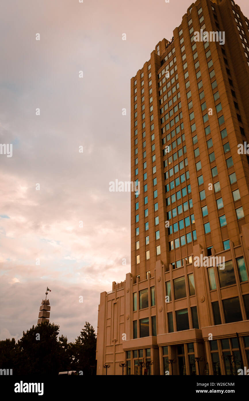 Philadelphia downtown building brick hi-res stock photography and ...