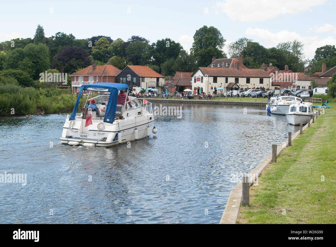 Norfolk Broads waterways Stock Photo - Alamy