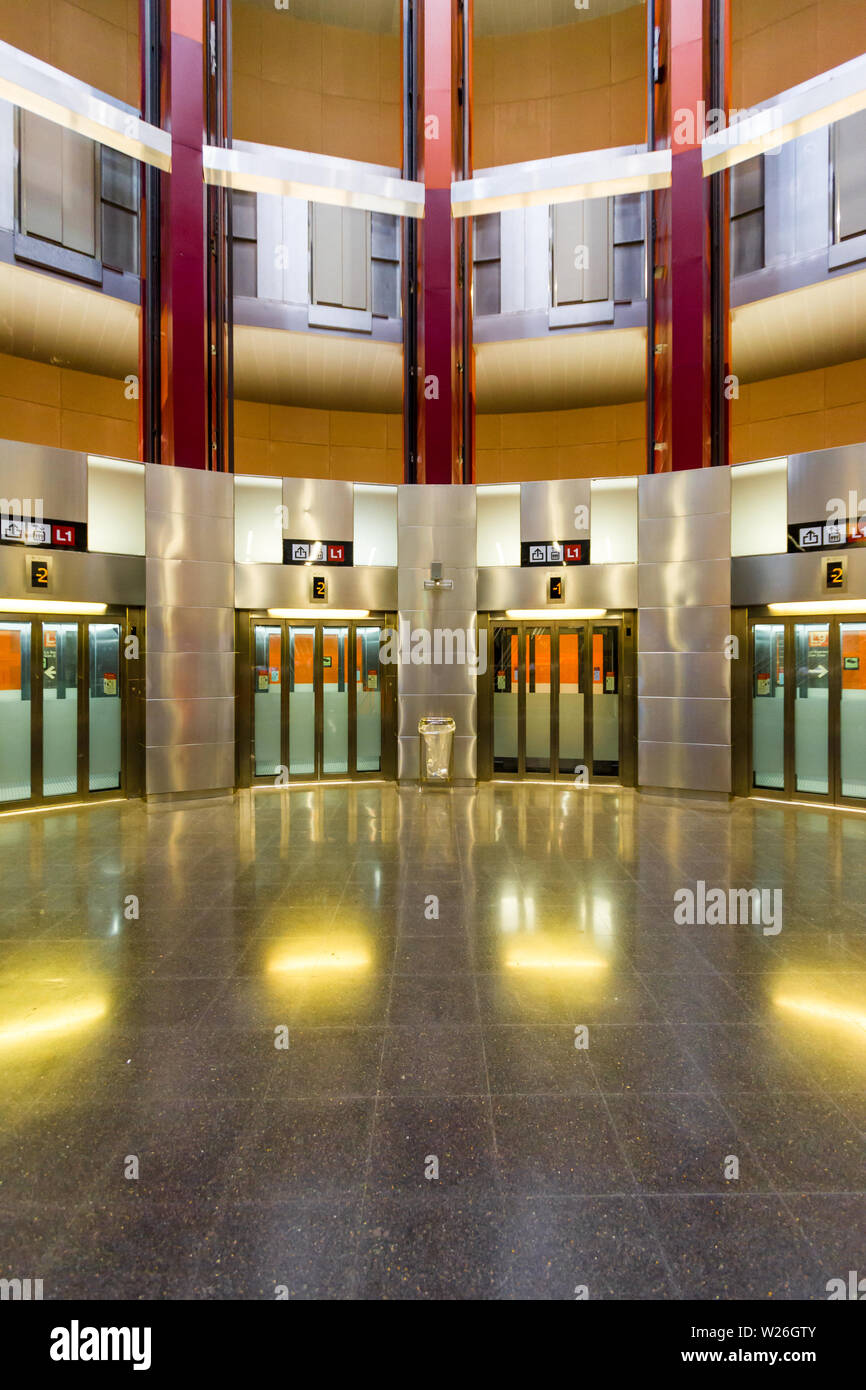 Barcelona metro lift hi-res stock photography and images - Alamy