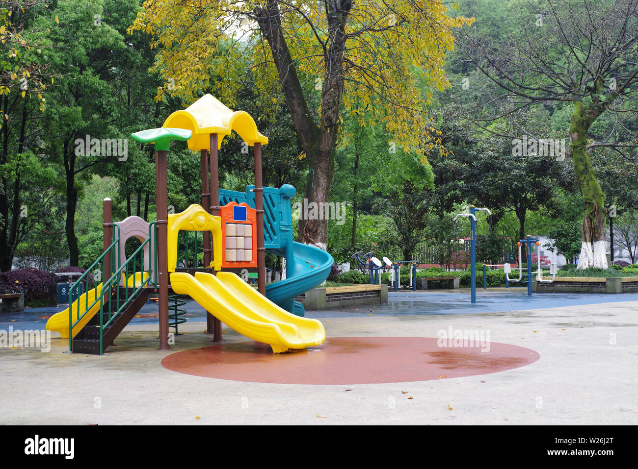 Childrens slide hi-res stock photography and images - Alamy