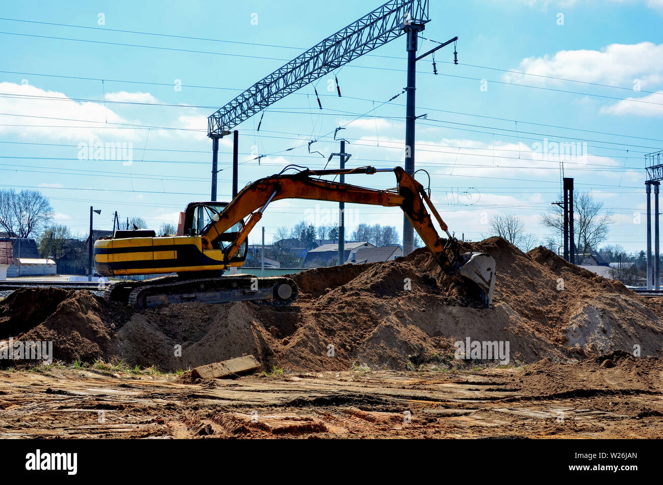 Excavator working on railway hi-res stock photography and images - Alamy