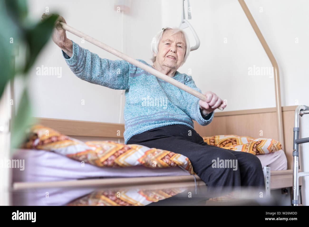 Geriatric patient hi-res stock photography and images - Alamy