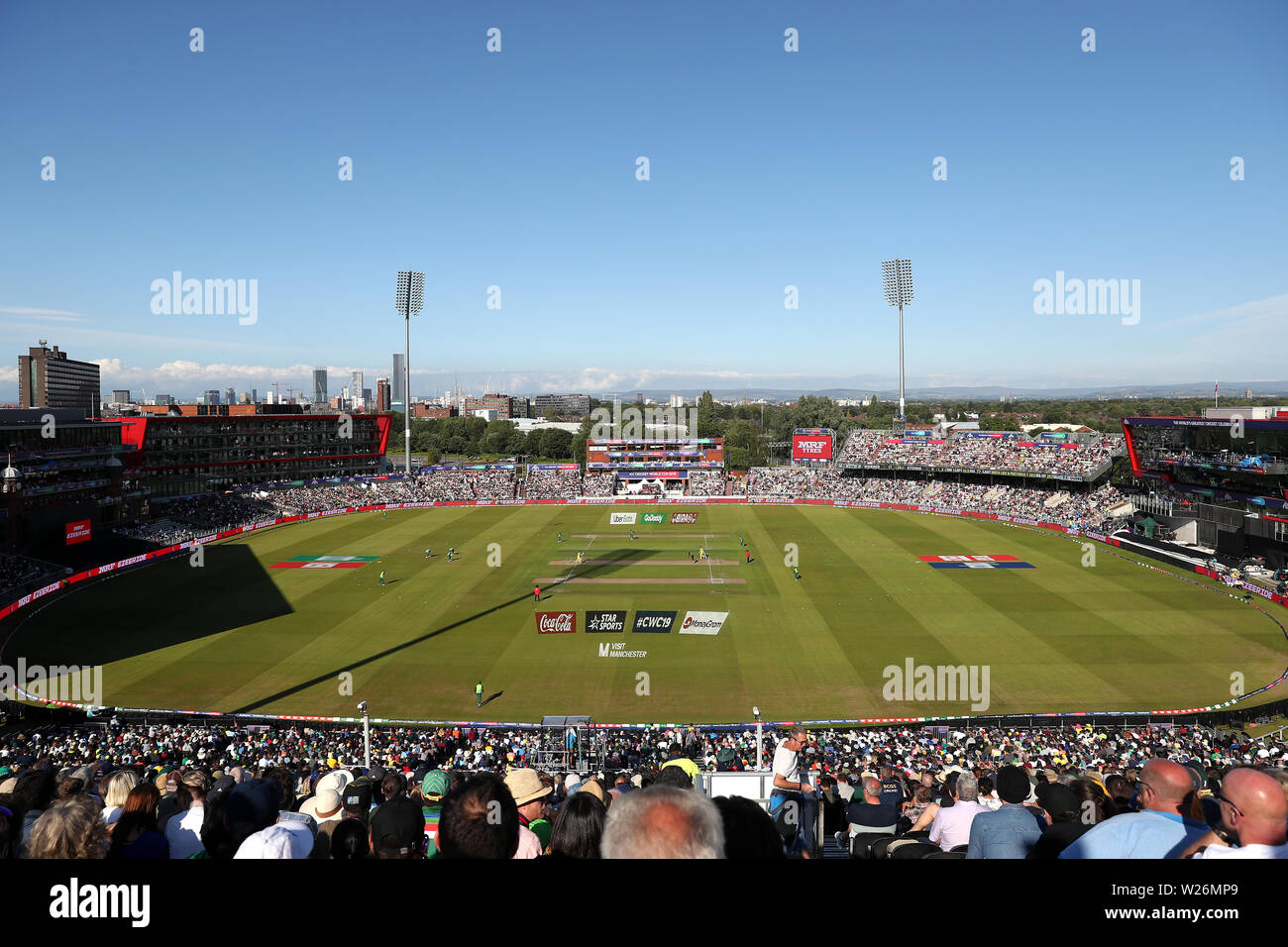Old trafford view crowd hi-res stock photography and images - Alamy