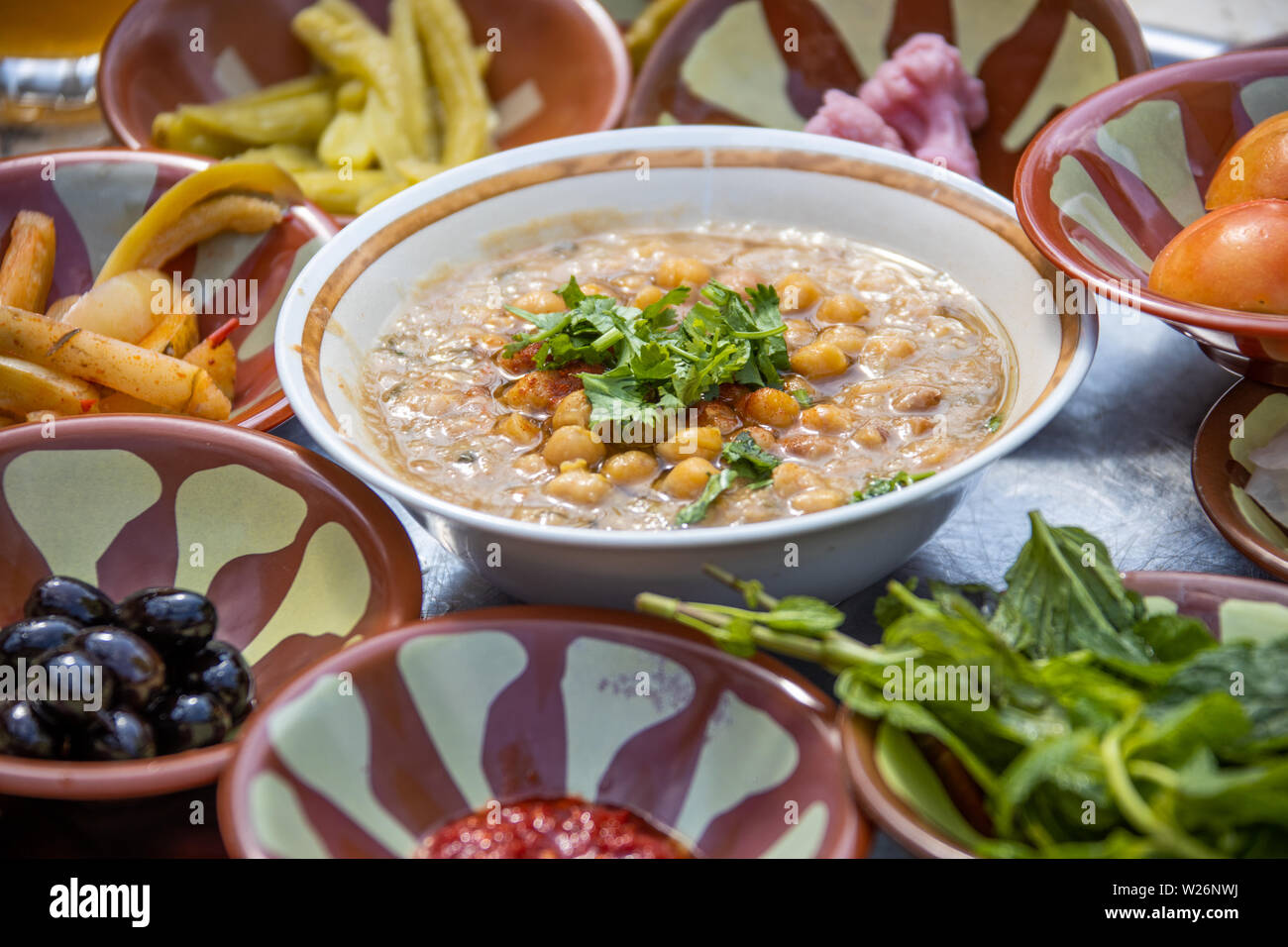 Foul beans hi-res stock photography and images - Alamy