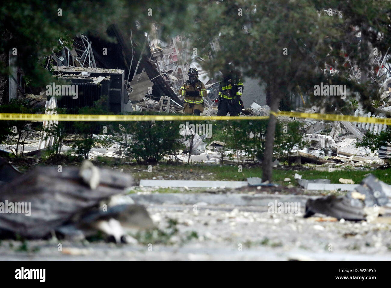 Vacant pizza restaurant exploded hi-res stock photography and images ...