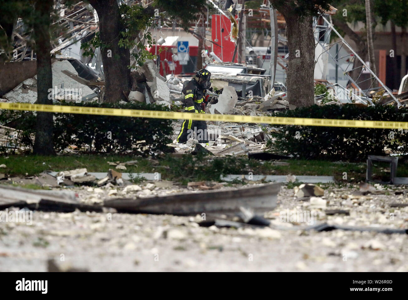 Vacant pizza restaurant exploded hi-res stock photography and images ...