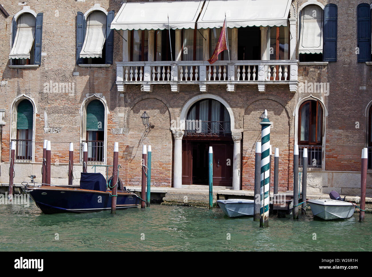 Three stilted byzantine arches hi-res stock photography and images - Alamy