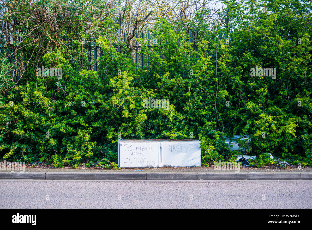 Flytipping fridge hi-res stock photography and images - Alamy