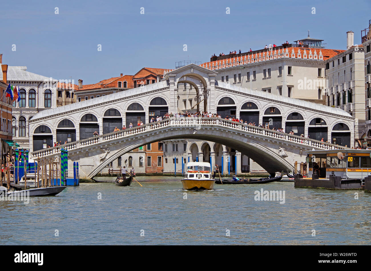 The Rialto bridge, the oldest, and arguably the most beautiful of the ...